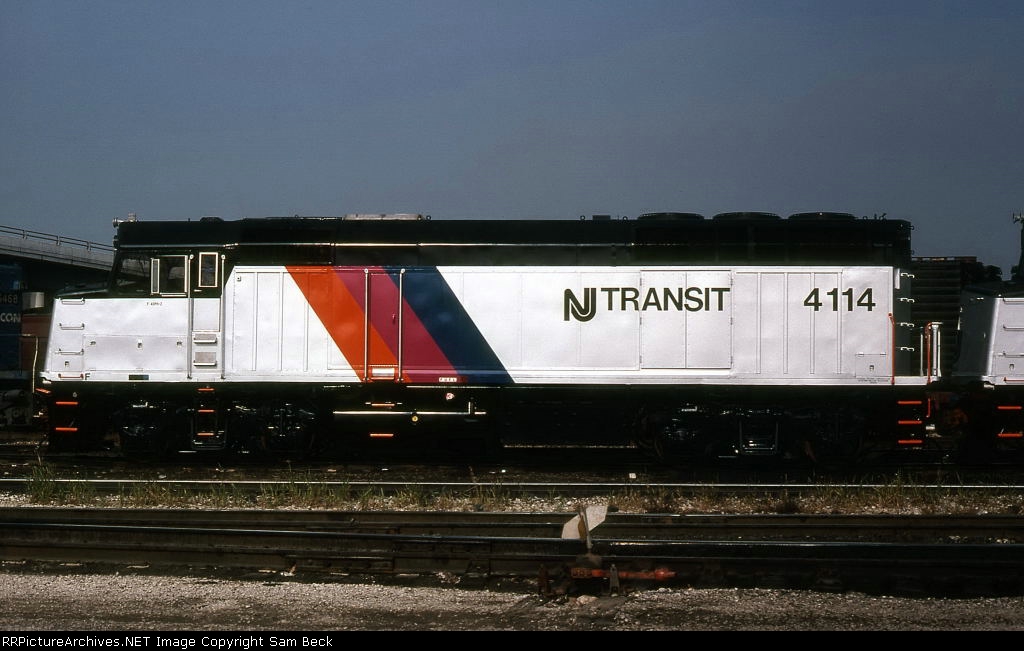 NJT 4114--F40PH-2